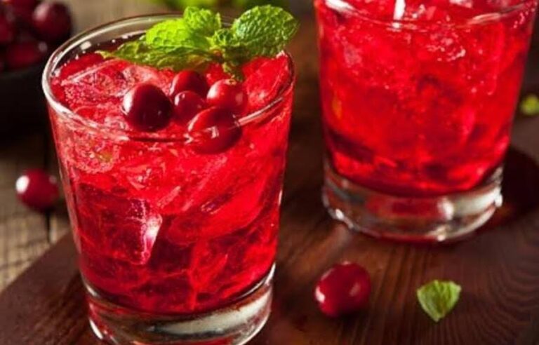 Cinco Ideias de Drinks para Utilizar o Xarope de Groselha - Doce Malu